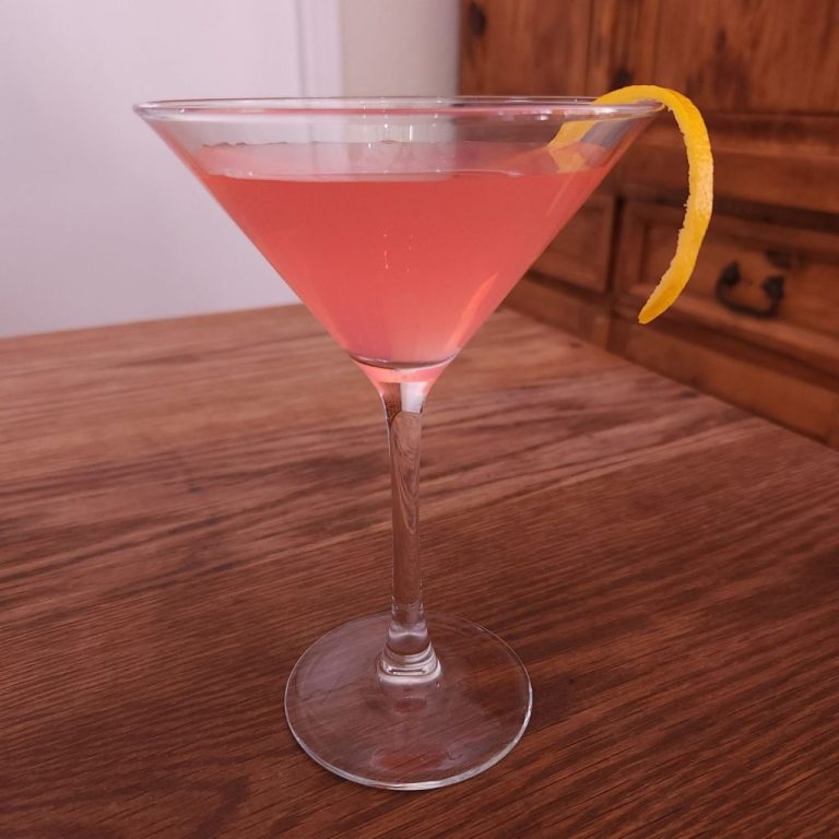 On The Rocks The Cosmopolitan Review | Let's Drink It!